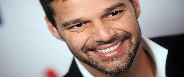 A Ricky Martin lo conquista una linda sonrisa – La Columnaria Blog